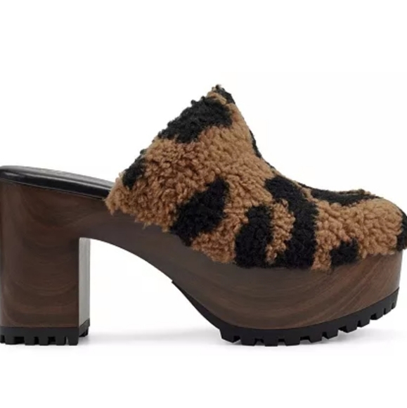 Jessica Simpson | Shoes | Jessica Simpson Tollia Cozy Platform Clogs ...